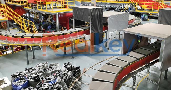 Realkey Cross Belt Sorter in operation