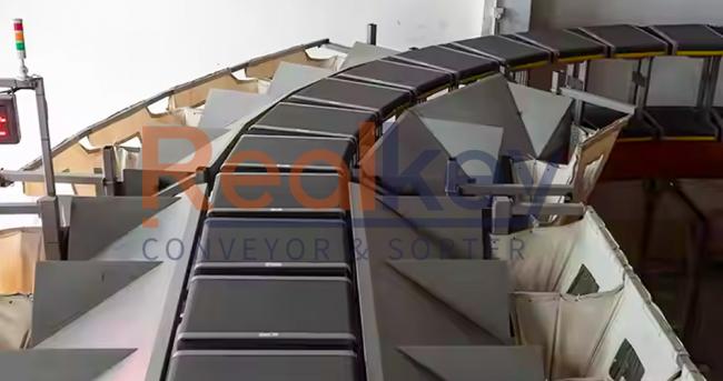 Professional Loop Cross Belt Sorter in operation