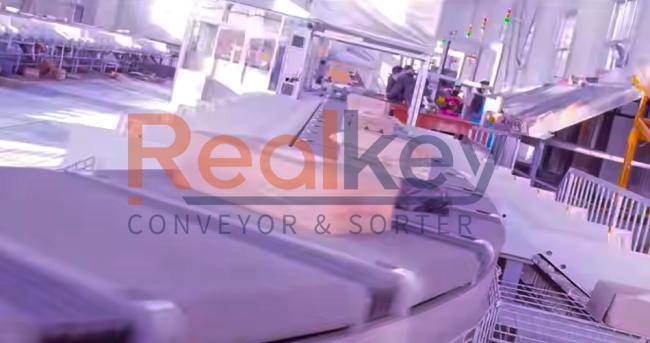 Operational view of cross belt sorter with multiple sorting lanes