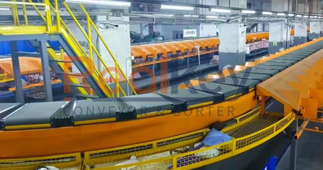 Cross Belt Sorter in operation at a distribution center
