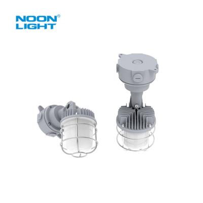 Cina AC 100-277V Input Voltage LED Vapor Tight Fixture con sensore di movimento a bassa tensione integrato in vendita