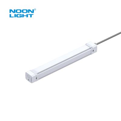 Cina Fabbricazione di luci scure a LED a vapore a 4 piedi con sensore di movimento e lente ghiacciata in vendita