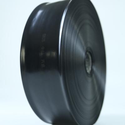 Cina Microspruzzo Piano di irrigazione piatto con 30cm-80cm di spaziatura tra buchi a goccia in vendita