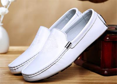 China Head Leather Upper Loafer Slip On Shoes Mens Casual Moccasins For Spring Autumn for sale