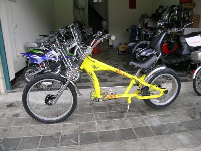 Cina Cerchiera in alluminio da 26 pollici di acciaio Elicottero di moda Bicicletta Elicottero Biciclette Peso lordo 25 kg in vendita
