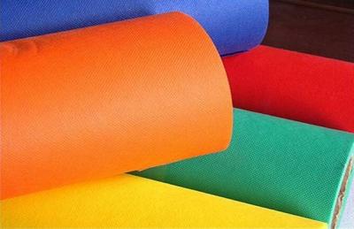 China 90gsm laminated non woven cloth roll for sale