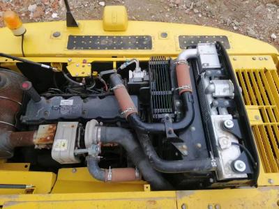 China Veelzijdige gebruikte Komatsu graafmachine met een emmercapaciteit van 0,8 m3 Maximale graafdiepte 6620 mm Te koop