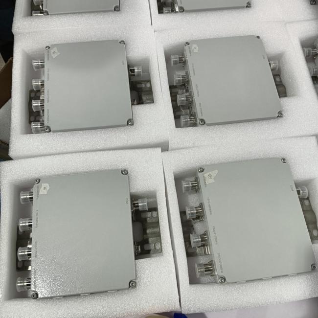 Customized Triplexer698-960 1710-2170 1920-2710 2300-2400 2500-2700MHz RF Diplexer Dual Band Combiner with 4310f Connector for Das Ibs