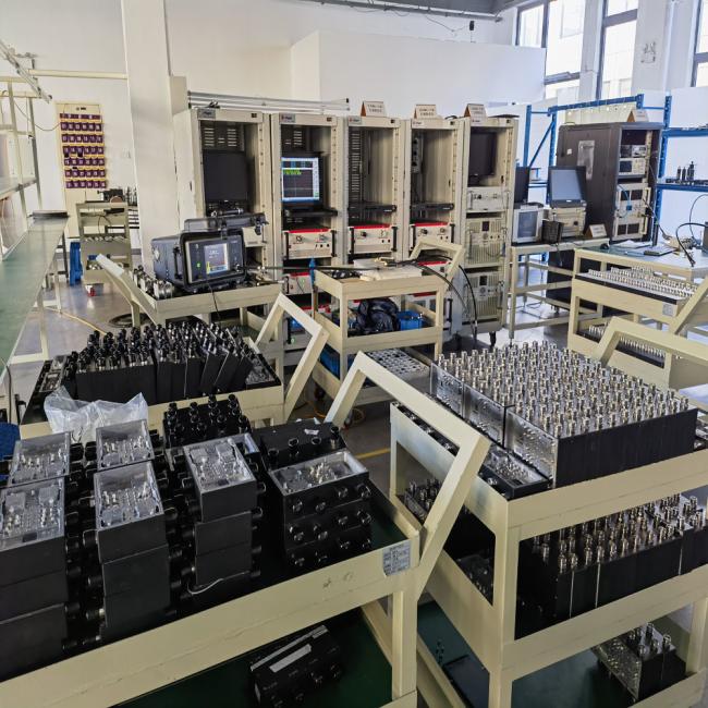 Fast Delivery Low Vswr Triplexer RF Diplexer 1920-2170 2300-2400 2500-2700MHz Dual-Band Combiner with DIN Female Connector