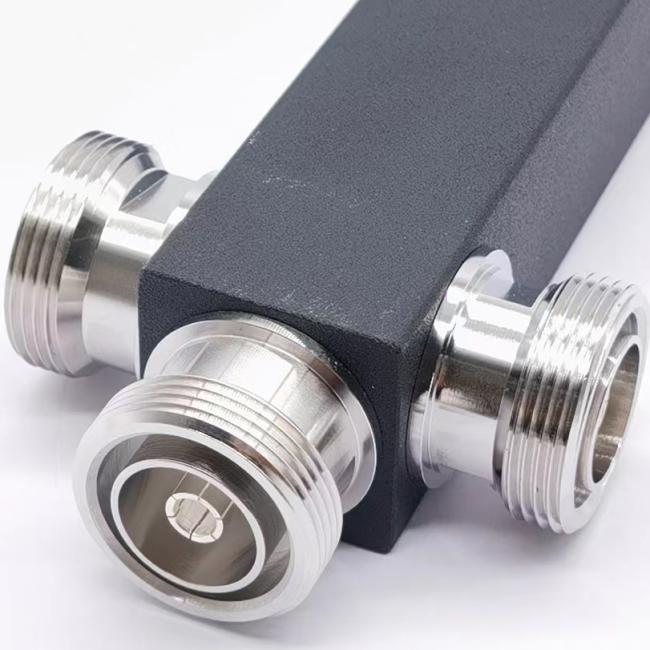 617-4000MHz 500 Watts 7/16 Female Type Connector 3 Way Round Cavity RF Power Splitter RF Cavity Power Splitter