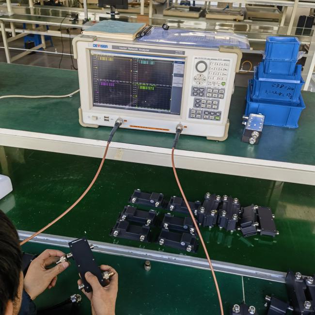 2 in 2 out RF Hybrid Combiner Frequency 698-3800MHz N Female Connector 50W Input Power Ibs Components