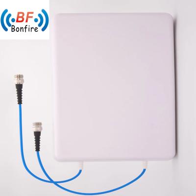 China 4.3-10-F X2 Connector Type MIMO Directional Panel Antenna for Indoor Usage 698-4000MHz for sale