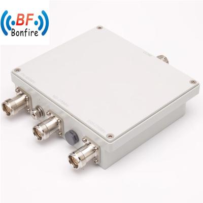 China Outdoor Tri-Band Low Pim Combiner RF Combiner 698-960 1710-2170 2300-2700MHz IP65 for sale