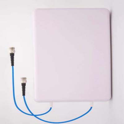 China Outdoor Distribution Four Port Dual Band Antenna Polarization Vertical Polarization for sale