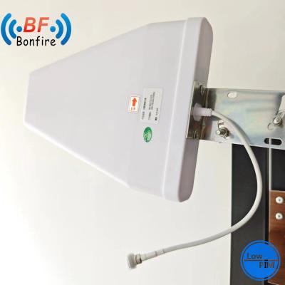中国 698-4000MHz ナロービームワイヤアンテナ エクステント・スタジアムの屋外向けOEM/ODM生産 販売のため