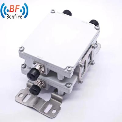 Cina Quadplexer interno/esterno 2300-2700MHz RF a banda larga 5g Quad-Band Combiner Quadplexer Filter in vendita