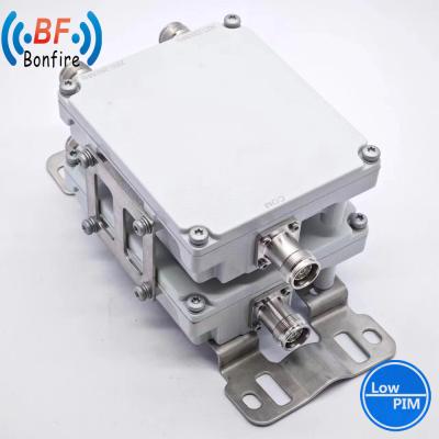 Cina HLQ-XXXXX UHF 2300-2400 2500-2700MHz RF Cavity Duplexer N Combinatore low Pim di tipo femminile in vendita