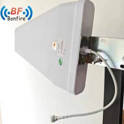 Cina Antenna RF per antenna Omni per montaggio a soffitto a banda larga da 698-4000 MHz 4G Signal Booster in vendita