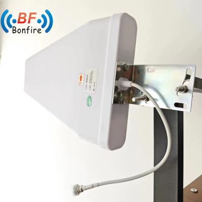 China Indoor 698-4000MHz RF Antenna Dome Internal Antenna GSM UMTS LTE Small Omni Ceiling Mount Antenna for sale