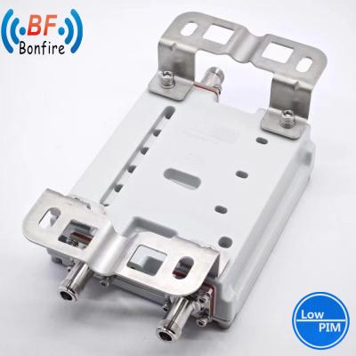 Cina HLQ-XXXXX Quad Band Low Pim RF Combiner1710-2170MHz 2300-2690MHz Rosso Nero Personalizzato in vendita