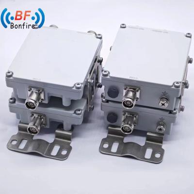 Cina 4.3-10 Diplexer femminile a quattro bande 1710-1880 1920-2170 2300-2400 2500-2700MHz in vendita