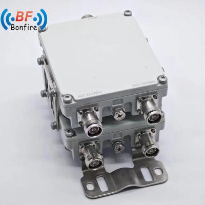 Cina 4.3-10f Interfaccia DIN-F Diplexer a doppia banda 1710-1880 1920-2170 2300-2400 2500-2700MHz in vendita