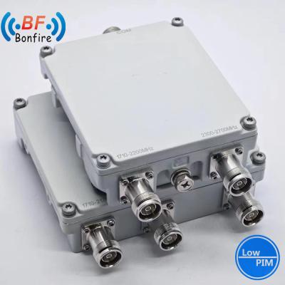 Cina Triplexer RF Diplexer Combiner per Bts Ibs Das 1710-1880 1920-2170 2300-2400 2500-2700MHz Basso Vswr in vendita