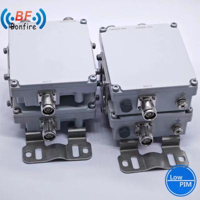 中国 4.3-10f DIN-F RF コンビナー トリプレクサー クワッドプレクサー N 女性コネクタ 50-500/700-2500MHz メーカー 販売のため