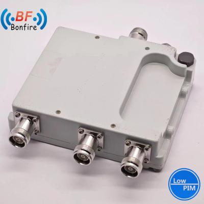 China Black Combiner RF VHF 140-174 MHz DAB 210-260 MHz Triplexer RF Diplexer SMA Connector for sale