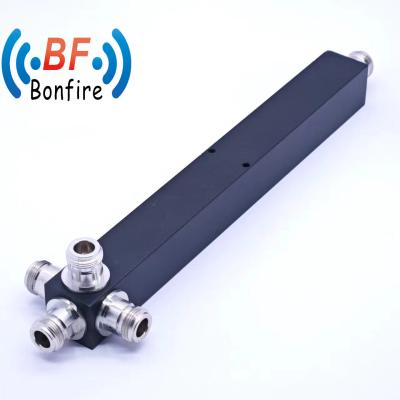 China 617-4000MHz RF 4 Way 300W Power Splitter Divider 4.3-10 Female for Radio Repeater Red for sale