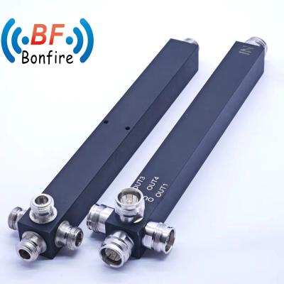 China 617-4000MHz RF 4 Way 300W Power Splitter Divider 4.3-10 Female for Radio Repeater Red for sale