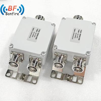 Cina 1710-1880 1920-2170 2300-2400 2500-2700MHz N-Female Low Pim -155dbc Combinatore RF Penta-Band in vendita