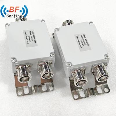Cina 1710-1880 1920-2170 2300-2400 2500-2700MHz Pim basso -155dbc RF Penta-Band Combiner con DIN-femminile in vendita