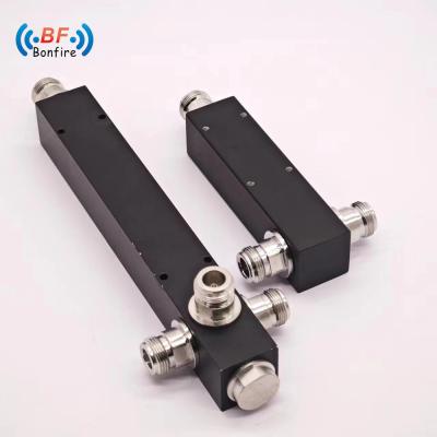 China 5000-6000MHz Wideband RF Reactive Power Splitter Power Divider with N Female Connector for sale