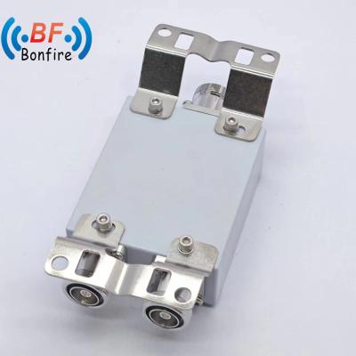 中国 4.3-10f DIN-F N-F インターフェイス 2300-2400 2500-2700MHz RF コンビナー ローピム 双帯コンビナー 販売のため