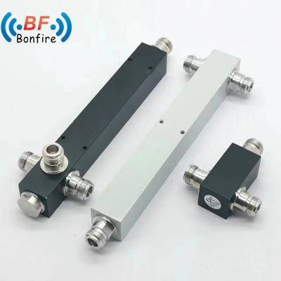 China 3 Way N Female Power Splitter para componentes de RF de segurança pública personalizados 698-3800MHz à venda