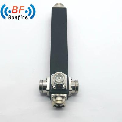 China 2 Way SMA-Female Power Divider RF Power Splitter 350-3800MHz with Customized Package Size for sale