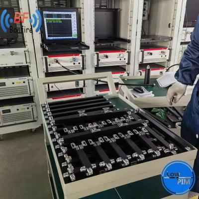 China 698-3800MHz 2 Way Power Divider RF Splitter 2 Way Log Splitter for Capacity Capality for sale