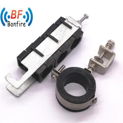 China 0.380kg Package Gross Weight Black Metal Insulating Dead End Clamp for Four Core Cable for sale