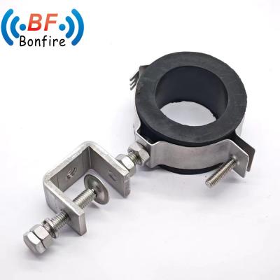 Cina Kit di attacco per cavi irradianti Ordine di prova accettato Anello ignifugo per 1/2 in 7/8 in cavi in vendita