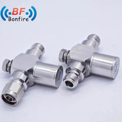 Cina 4.3-10 Protezione contro le sovratensioni con connettore maschile per l'interfaccia N-F e ampia gamma di frequenze in vendita