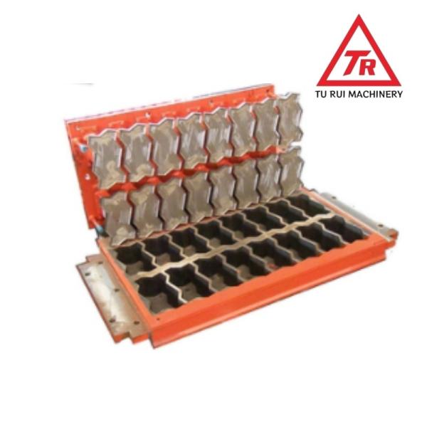 Quality Rust Resistance Compact Paving Stone Moulds Heat Insulation High Precision 4 Cavities for sale