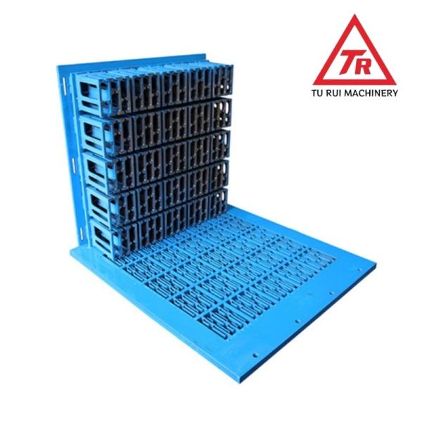 Quality Weather Resistance Interlock Brick Mould Smooth Finishing Easy To Install 120000 times for sale