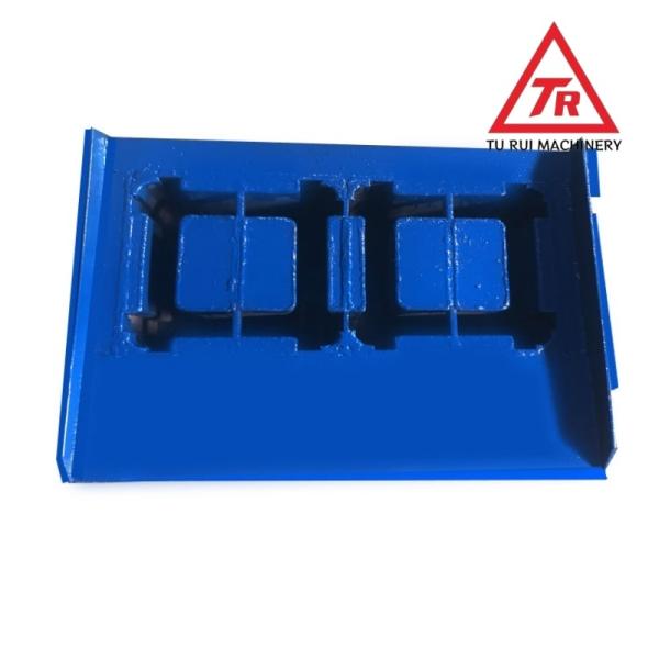 Quality Fatigue Resistant Interlocking Block Mold High Accuracy Prevents Rust 2 Cavities for sale
