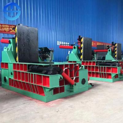 Cina dimensione 130 Ton Pressure Hydraulic Metal Baler della balla di 300*300mm in vendita
