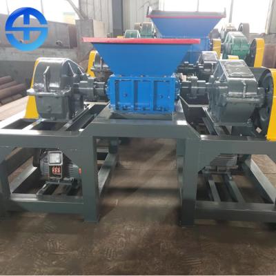 中国 機械金属のシュレッダーをリサイクルする400-500kg/H力11kwの屑鉄 販売のため