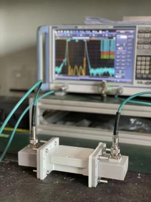Cina Segnale digitale 4G 5G Filtro TV Banda C LNB 3,8-4,2 GHz Singolo LNBF in vendita