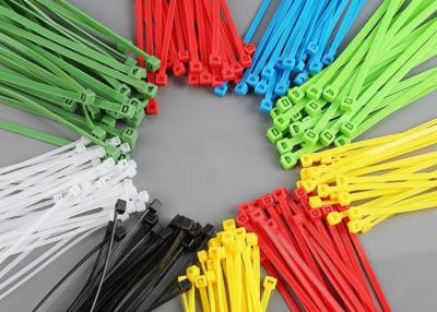 Cina 3*200mm Zip Cable Ties Nylon 66 Plastic Cable Tie Self Locking in vendita