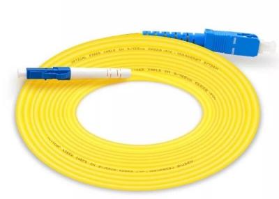 Cina St gialla a fibra ottica dei cavi di toppa del PVC G657 al saltatore della fibra di LC in vendita