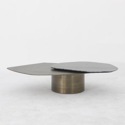 China Wohnzimmer Edelstahl drehbarer Couchtisch mit Antike Bronze Satin Finish Naturmarmor Oberfläche Metallbeine zu verkaufen